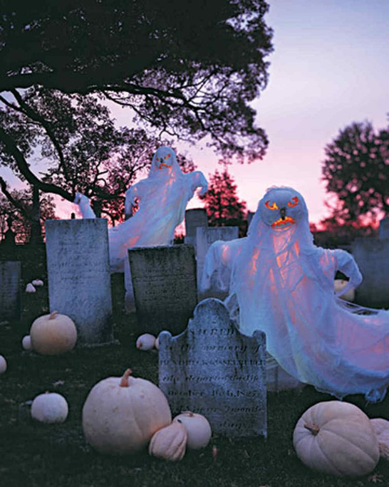 DIY Halloween Graveyard Ideas! • The Budget Decorator